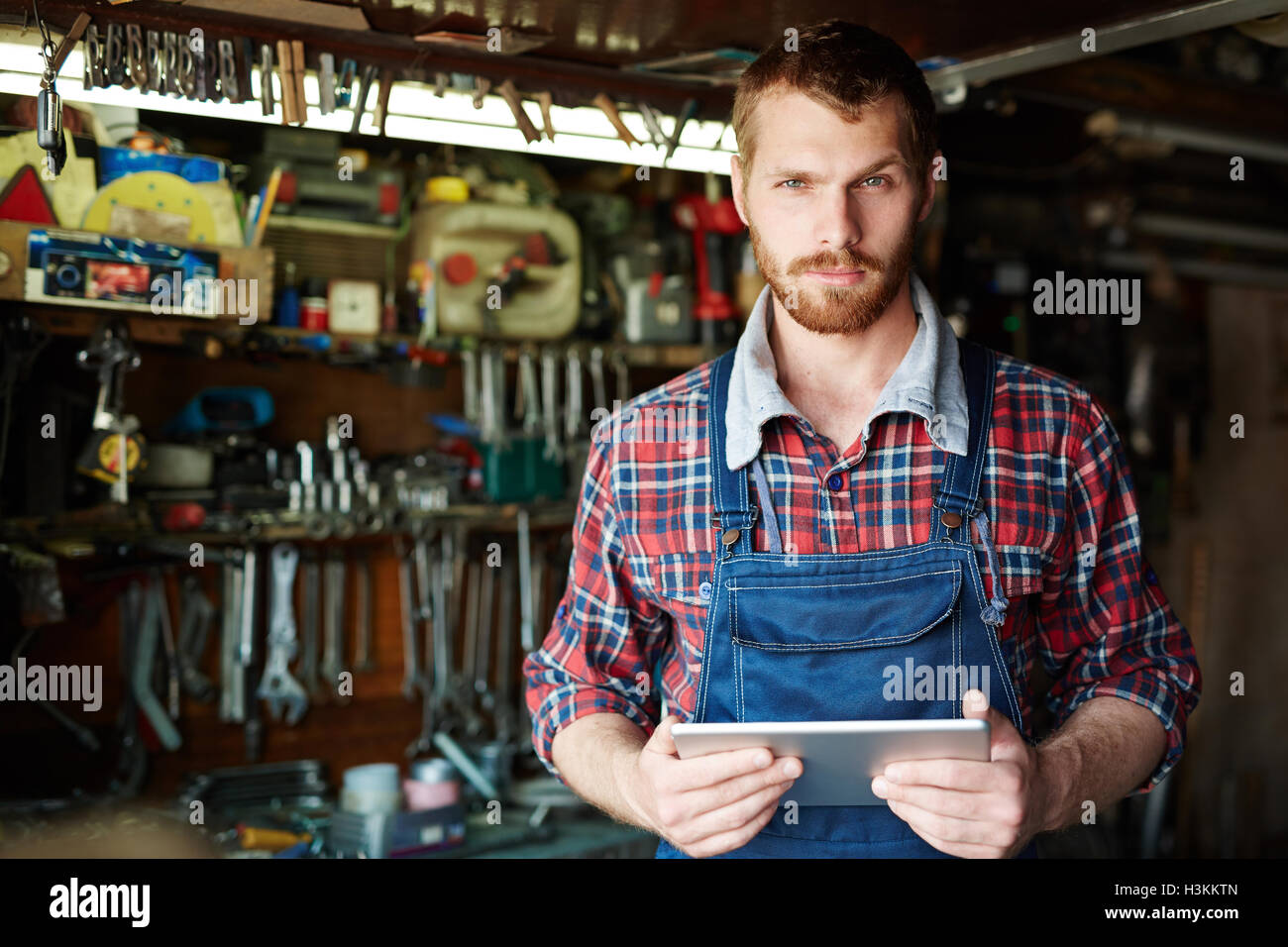 Craftsman engineer technician workplace hi-res stock photography and ...