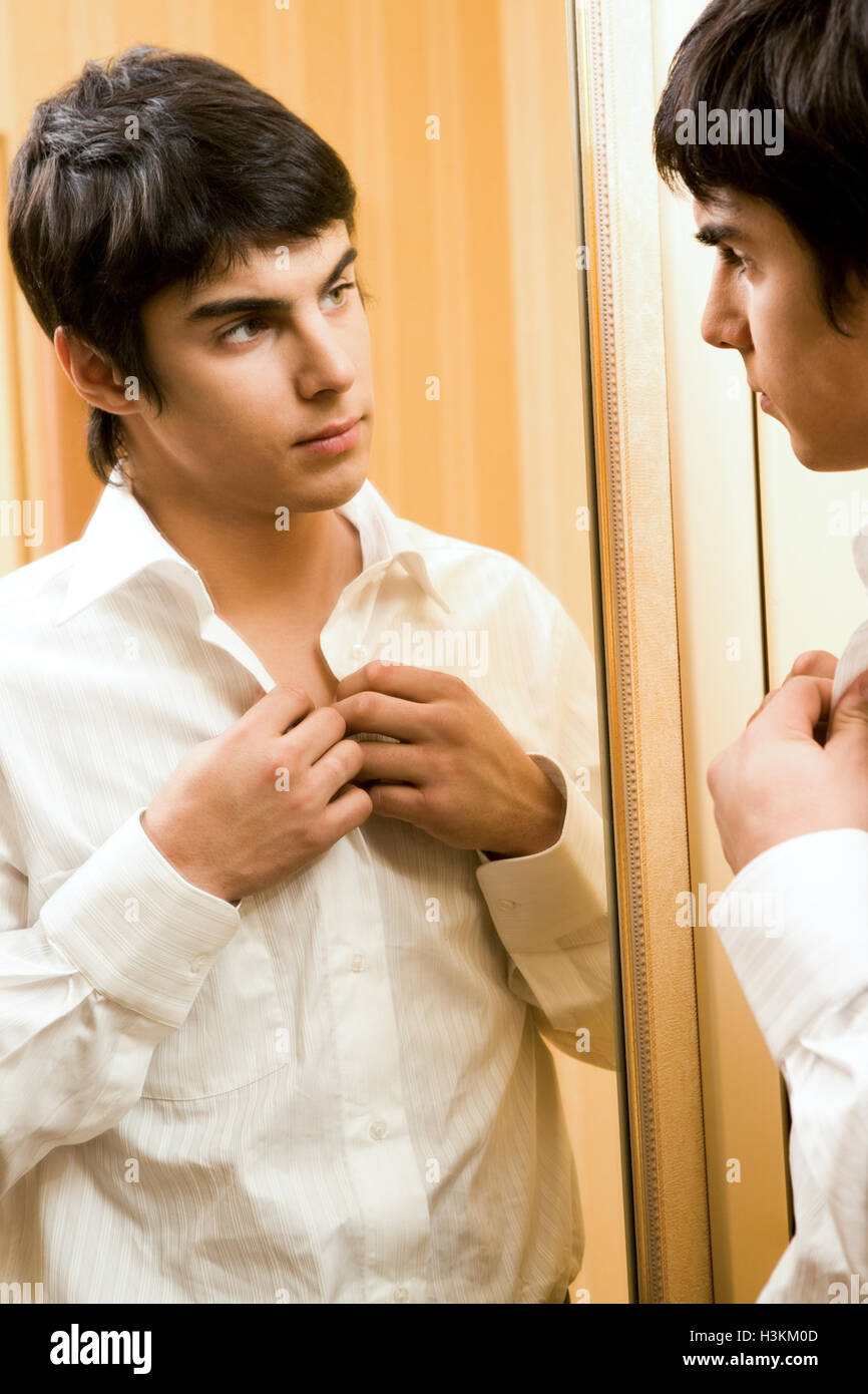 Getting ready for school mirror hi-res stock photography and images - Alamy