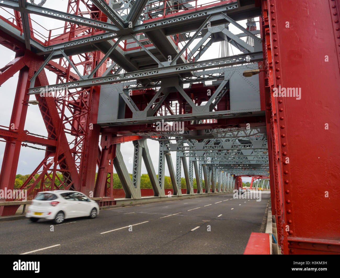 Cars over bridge High Resolution Stock Photography and Images - Alamy