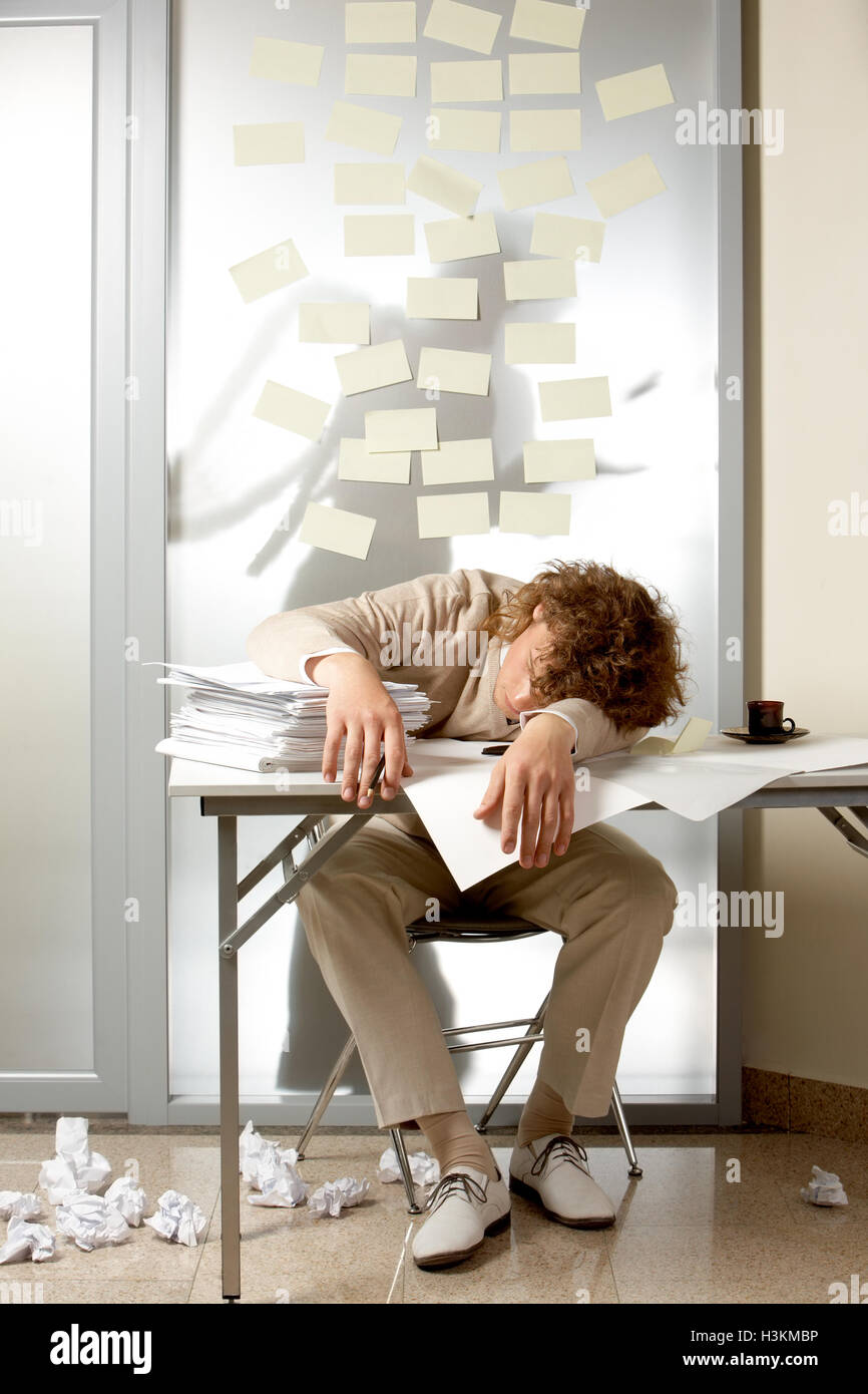 Businessman crumpled paper pile hi-res stock photography and images - Alamy