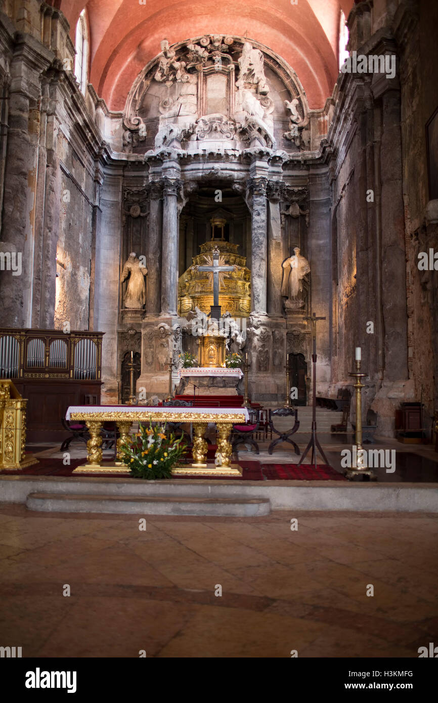 The interior of the Catholic Cathedral in Lisbon Stock Photo - Alamy