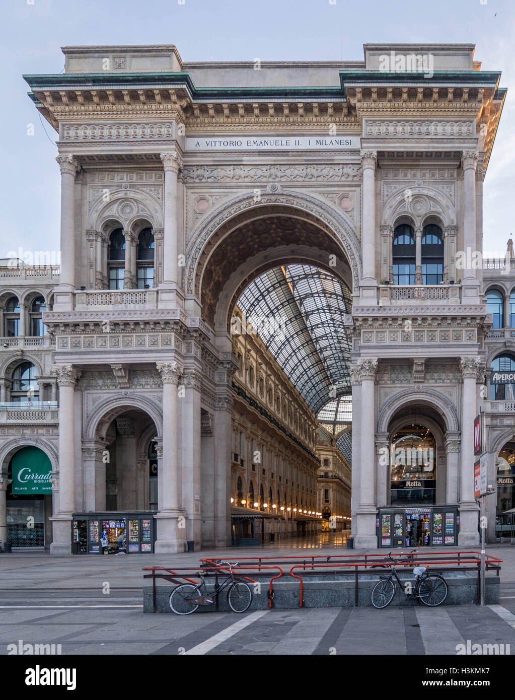 The Galleria Vittorio Emanuele II is one of the world's oldest shopping ...