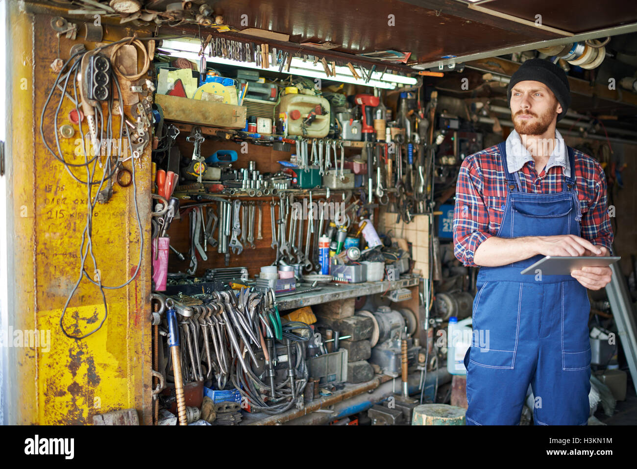 Opening repair shop Stock Photo - Alamy