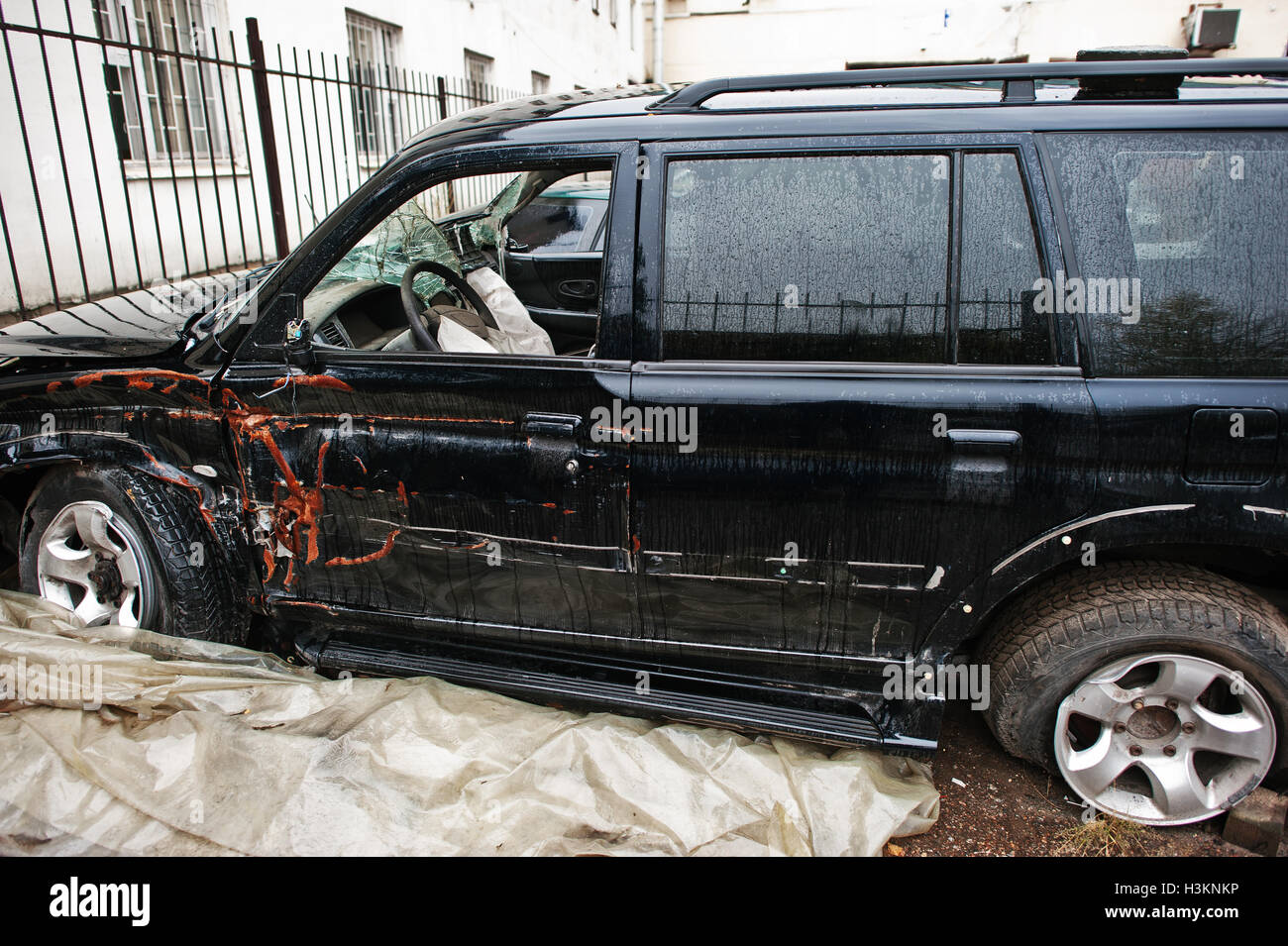 Car after accident. Side of a vehicle after a car crash Stock Photo - Alamy