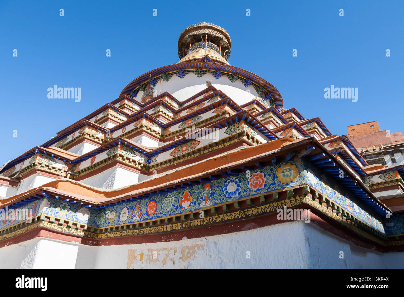 Famous Kumbum Stupa Stock Photo - Alamy