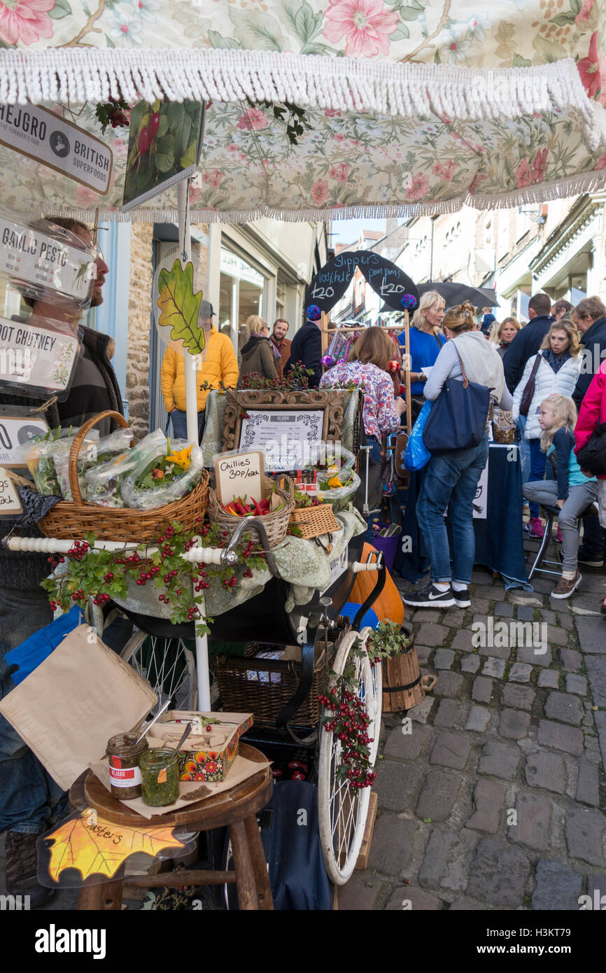Frome Sunday Vintage and Artisan market, Frome, Somerset, England, UK ...