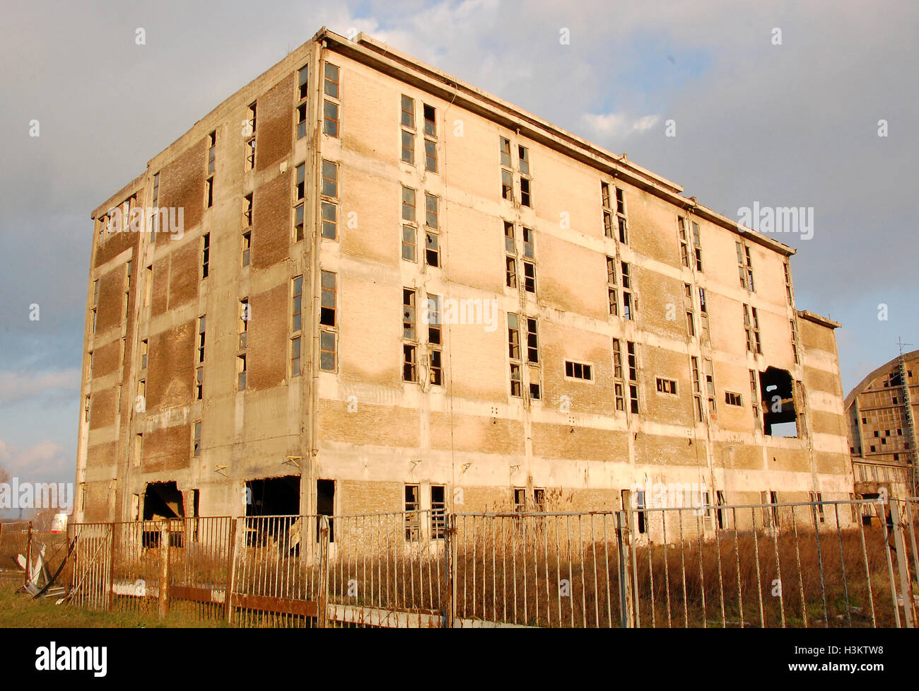 Old abandoned factory in the industrial zone Stock Photo - Alamy
