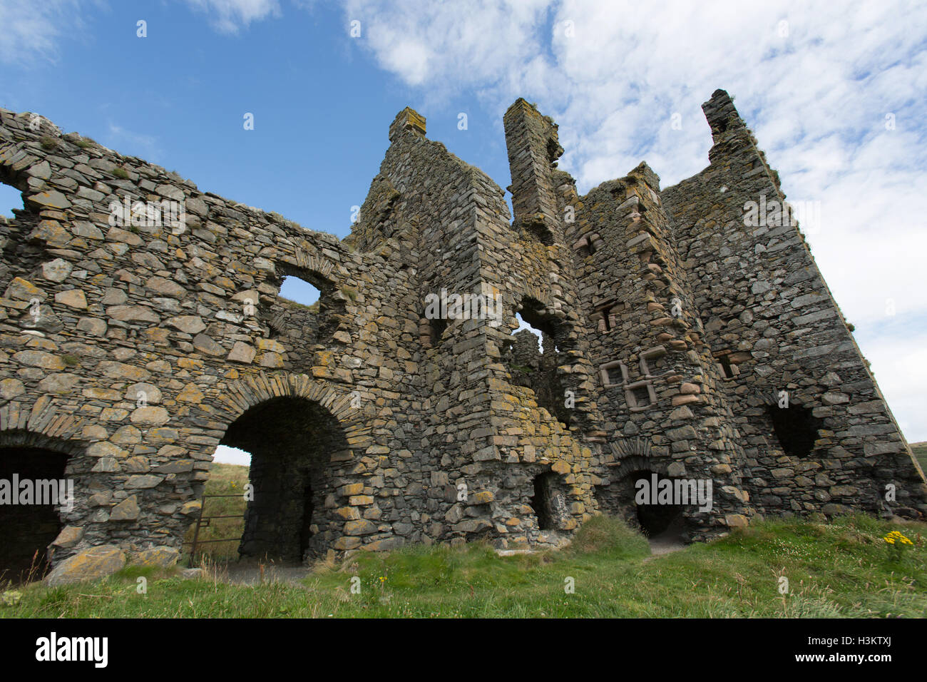 Portpatrick, Scotland. The historic Dunskey Castle ruins, which are ...