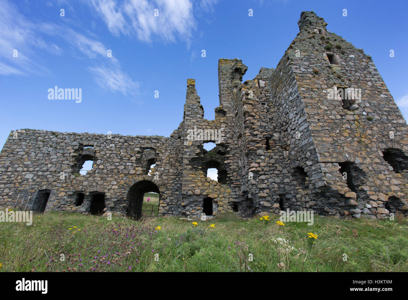 Portpatrick, Scotland. The historic Dunskey Castle ruins, which are ...