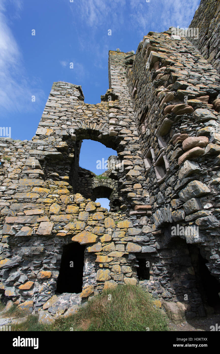 Portpatrick, Scotland. The historic Dunskey Castle ruins, which are ...