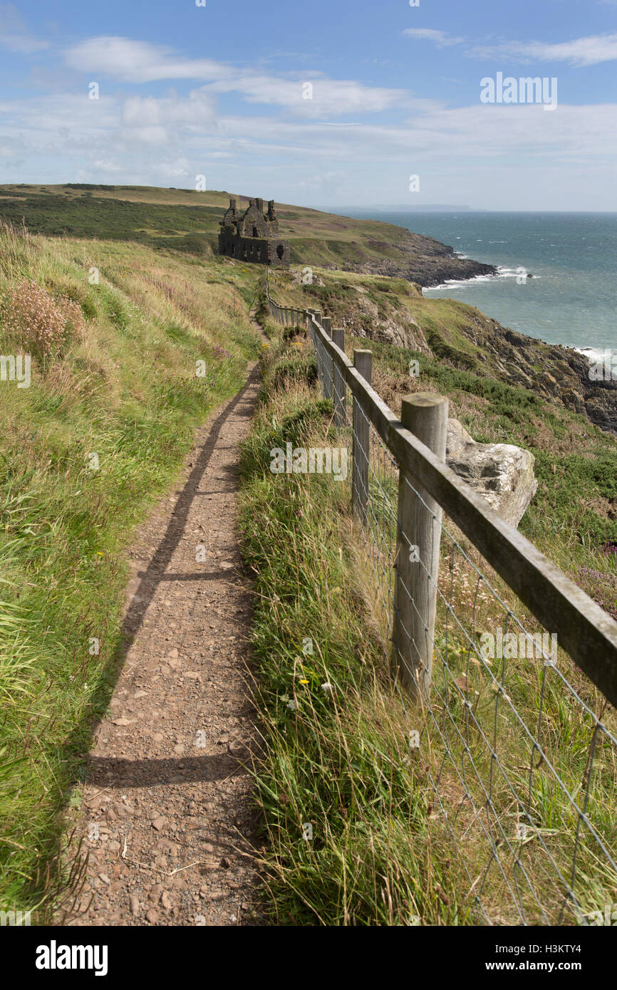 Portpatrick, Scotland. The historic Dunskey Castle ruins, which are ...
