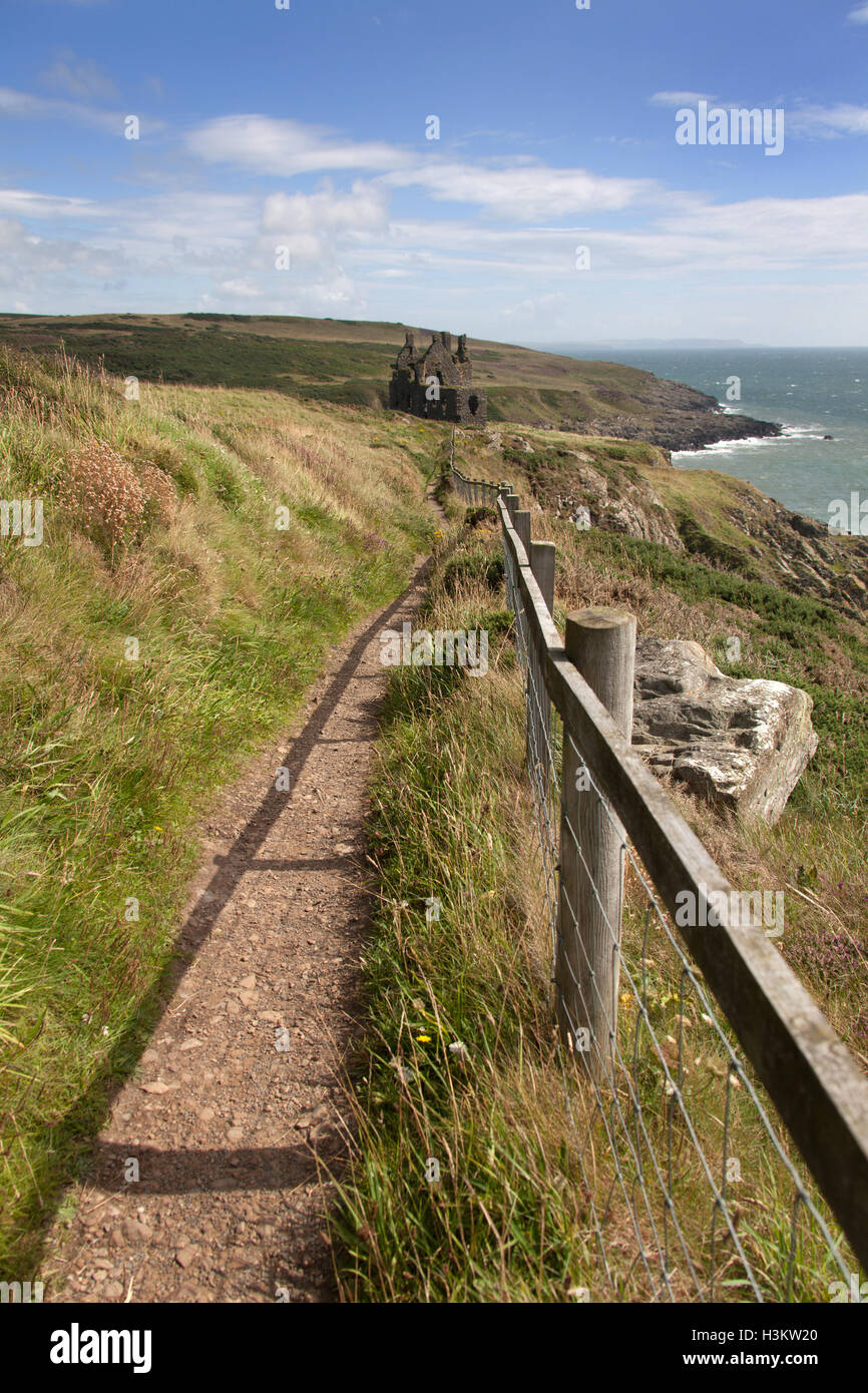 Portpatrick, Scotland. The historic Dunskey Castle ruins, which are ...