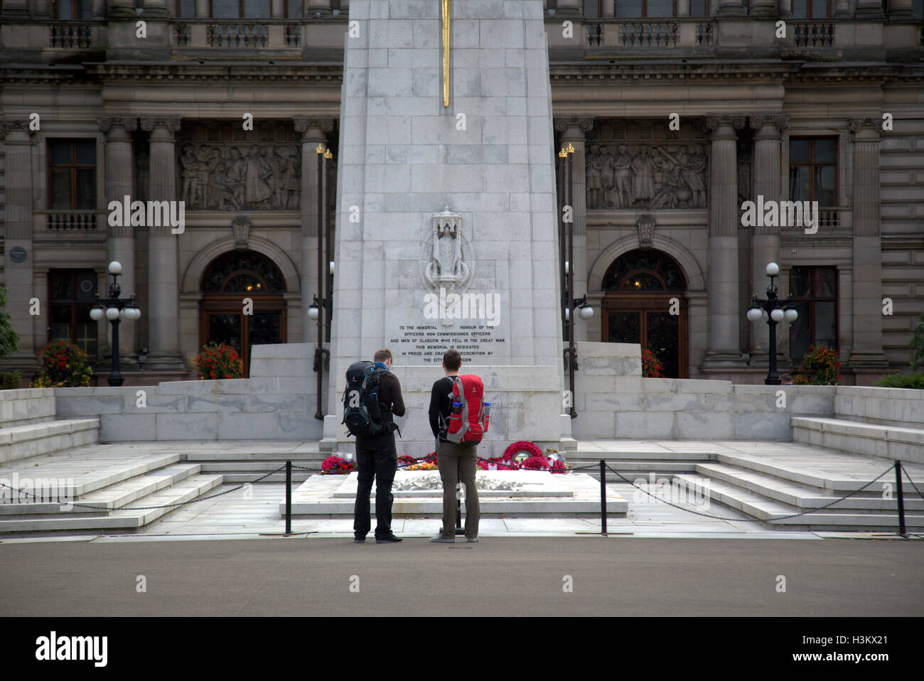 Cenotaph memorial precinct hi-res stock photography and images - Alamy
