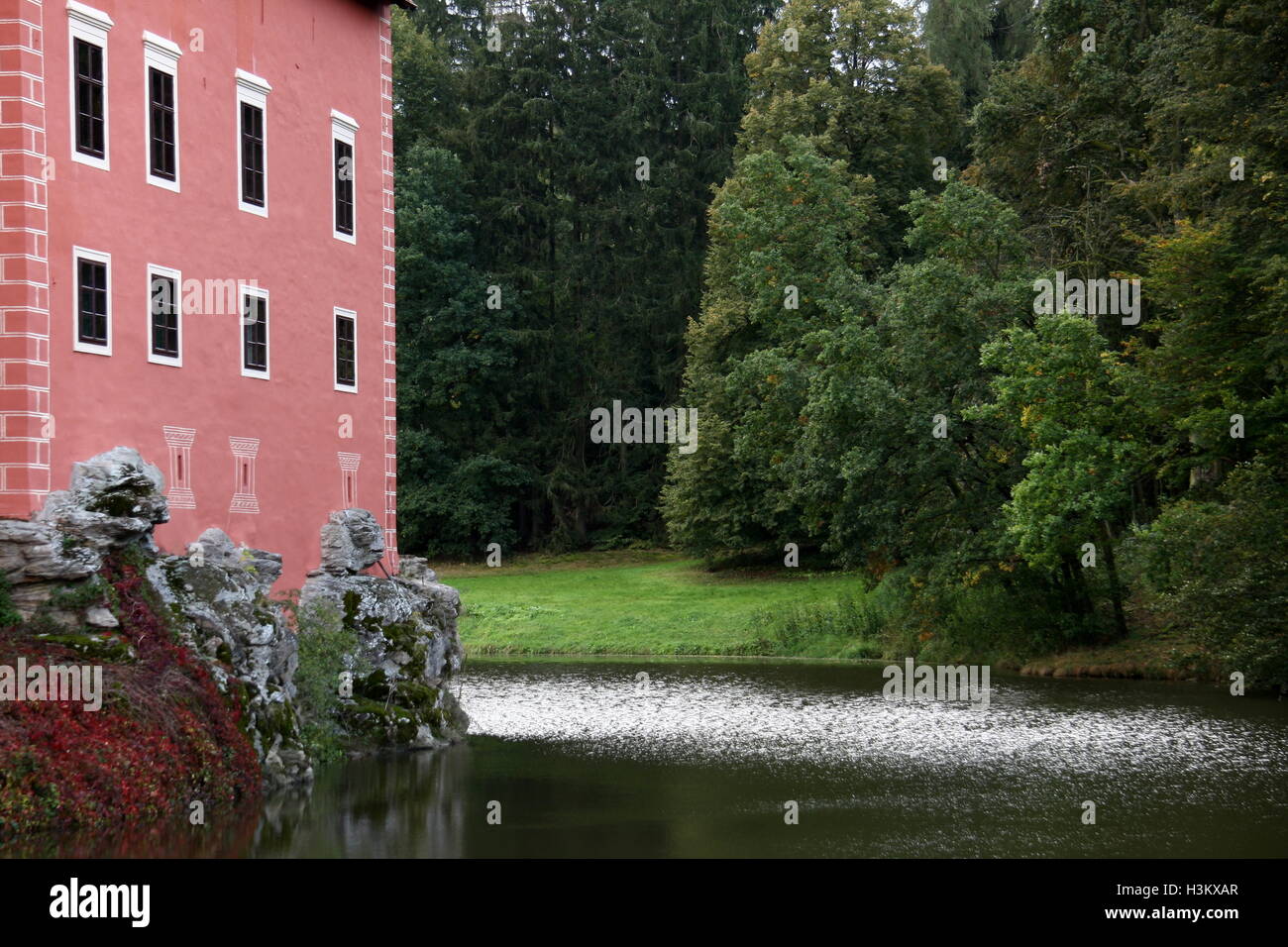 Red castle hi-res stock photography and images - Alamy