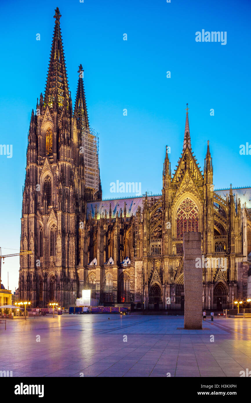 Illuminated Cologne Cathedral at Night, Germany Stock Photo - Alamy