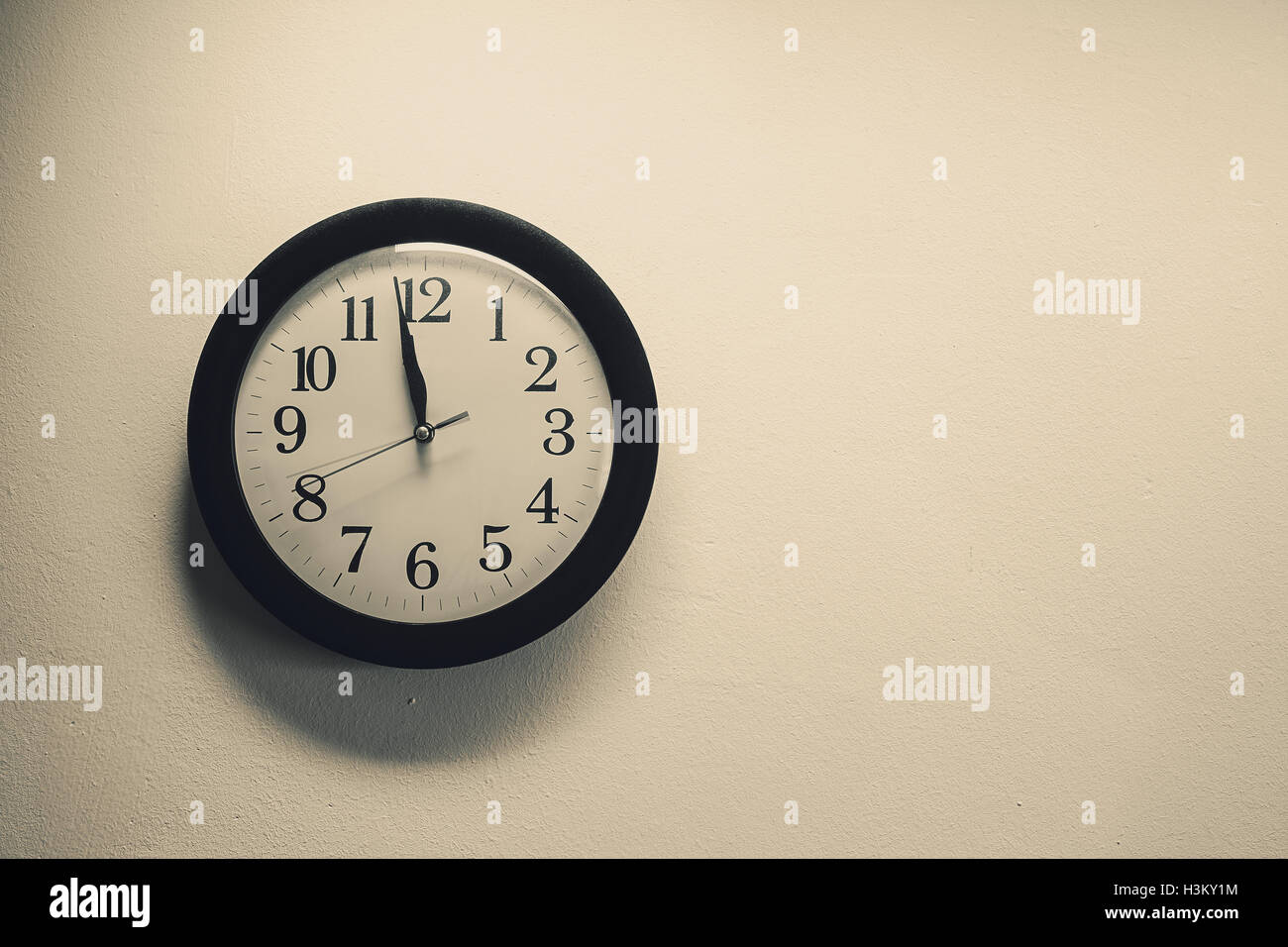 Dust clock hi-res stock photography and images - Alamy