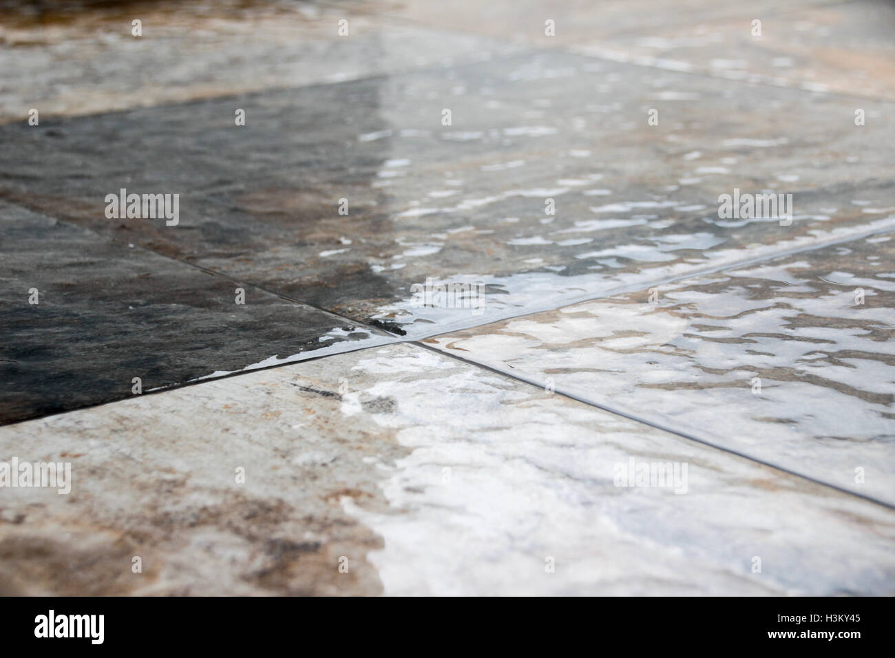 Wet stone hi-res stock photography and images - Alamy