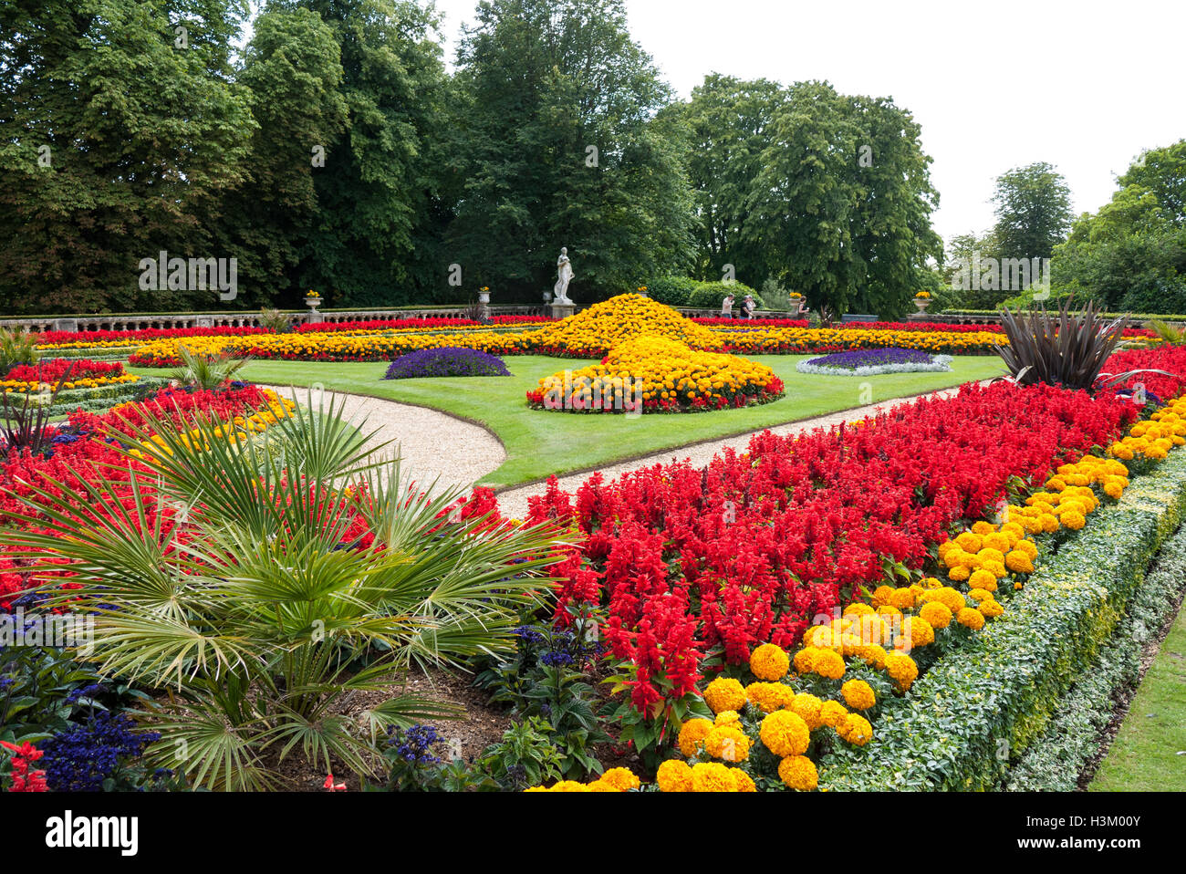 Waddesdon Manor House and Gardens, Buckinghamshire, England Stock Photo ...