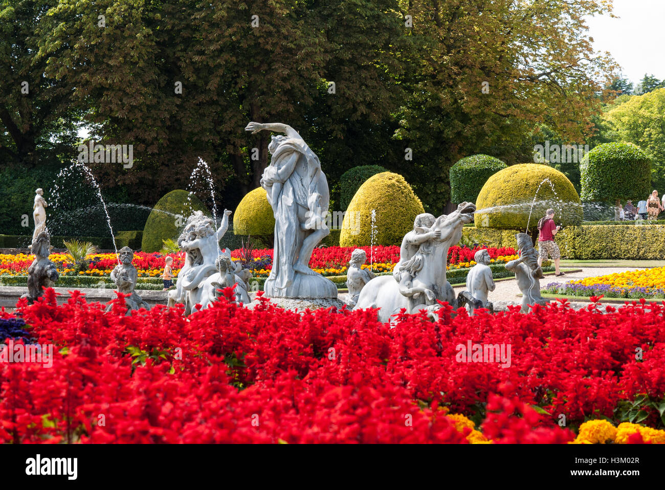 Waddesdon Manor House and Gardens, Buckinghamshire, England Stock Photo ...