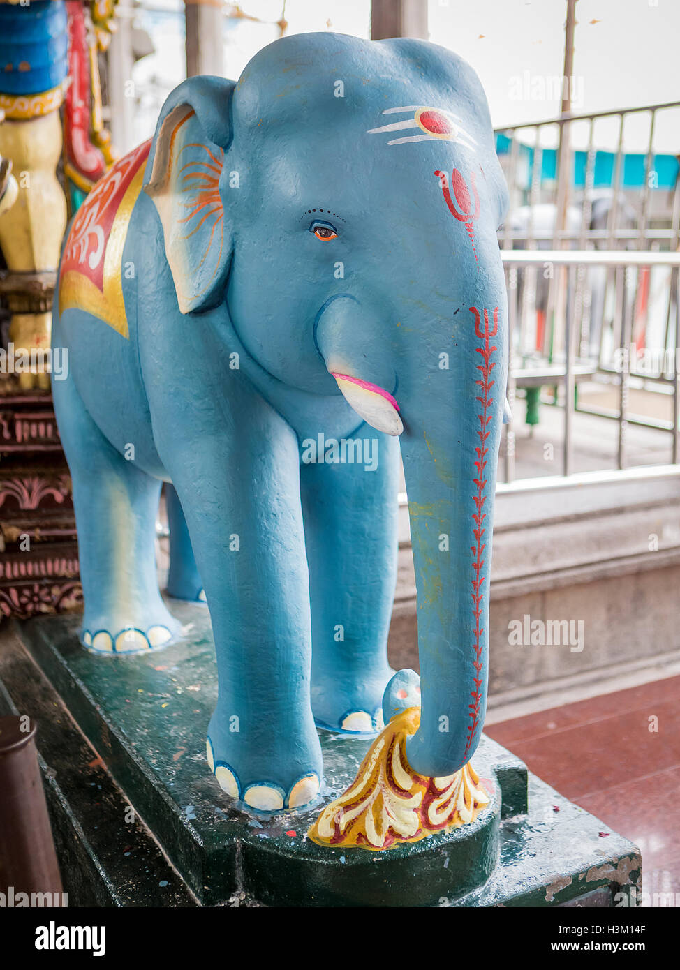 Blue elephant hi-res stock photography and images - Alamy