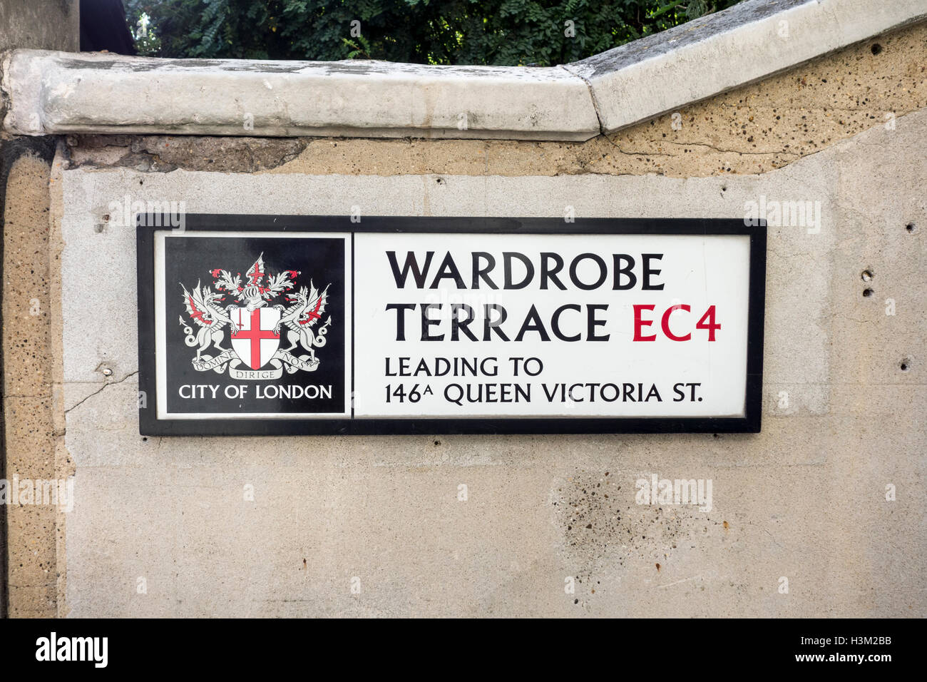 Wardrobe sign hi-res stock photography and images - Alamy