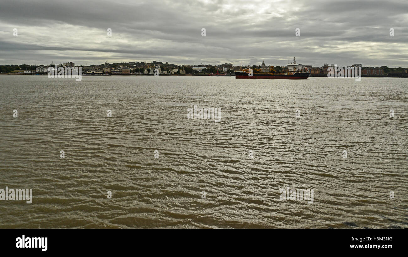 Dredger river thames hi-res stock photography and images - Alamy