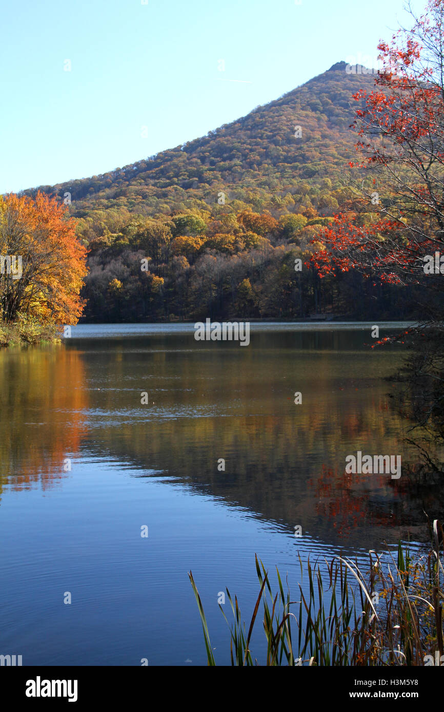 Top peaks hi-res stock photography and images - Alamy