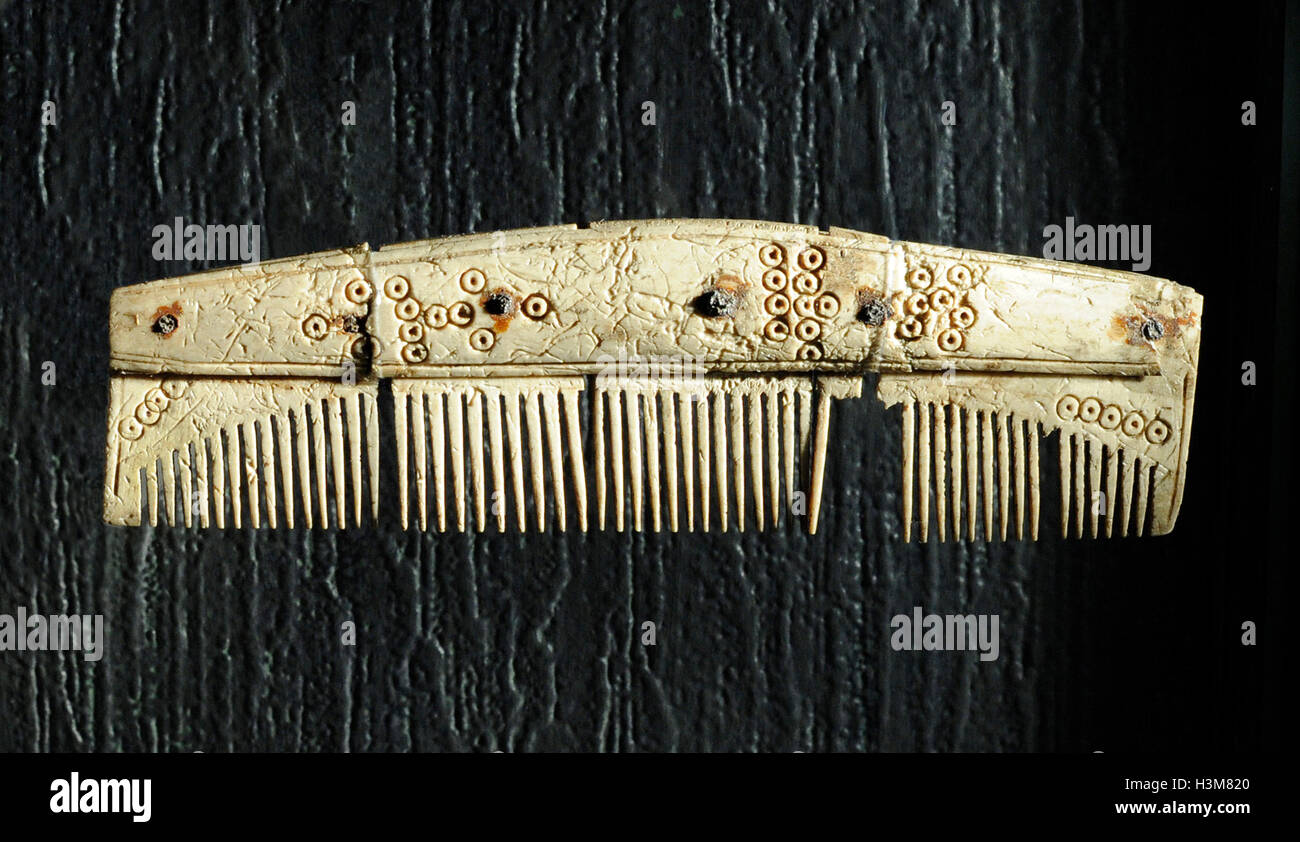 Viking comb hi-res stock photography and images - Alamy