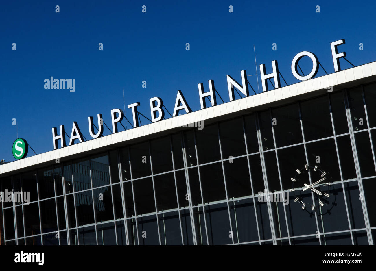 Koln s bahn hi-res stock photography and images - Alamy