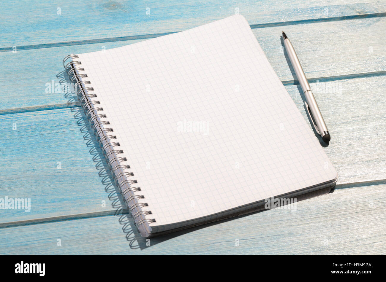 keyboard on table Stock Photo - Alamy