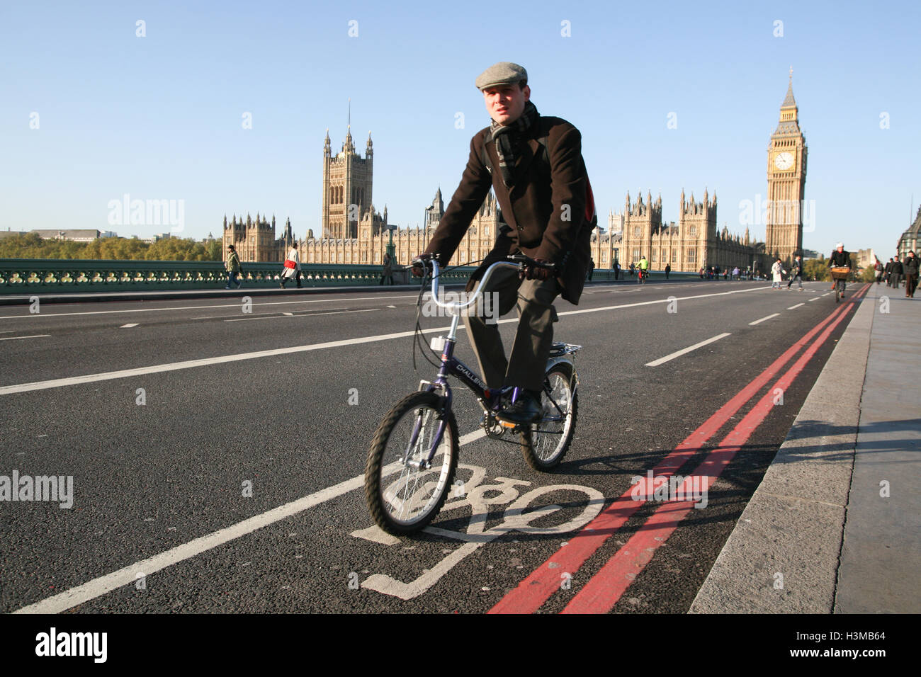 Westminster bridge bike lane hi-res stock photography and images - Alamy