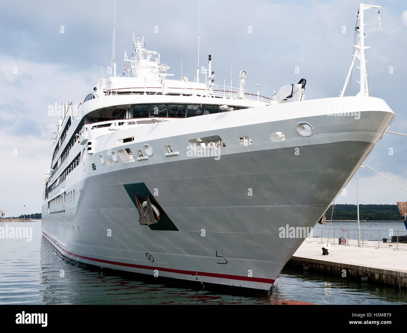 Passenger cruiser liner ship hi-res stock photography and images - Alamy