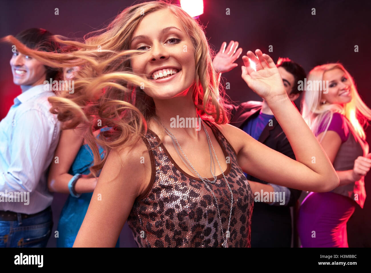 Girl dance group hi-res stock photography and images - Alamy