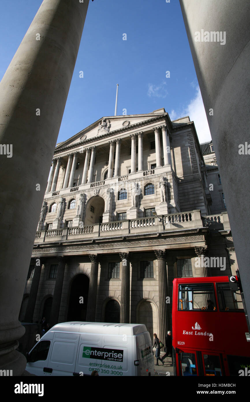 The Bank of England. Seen through the pillars of the Royal Exchange ...