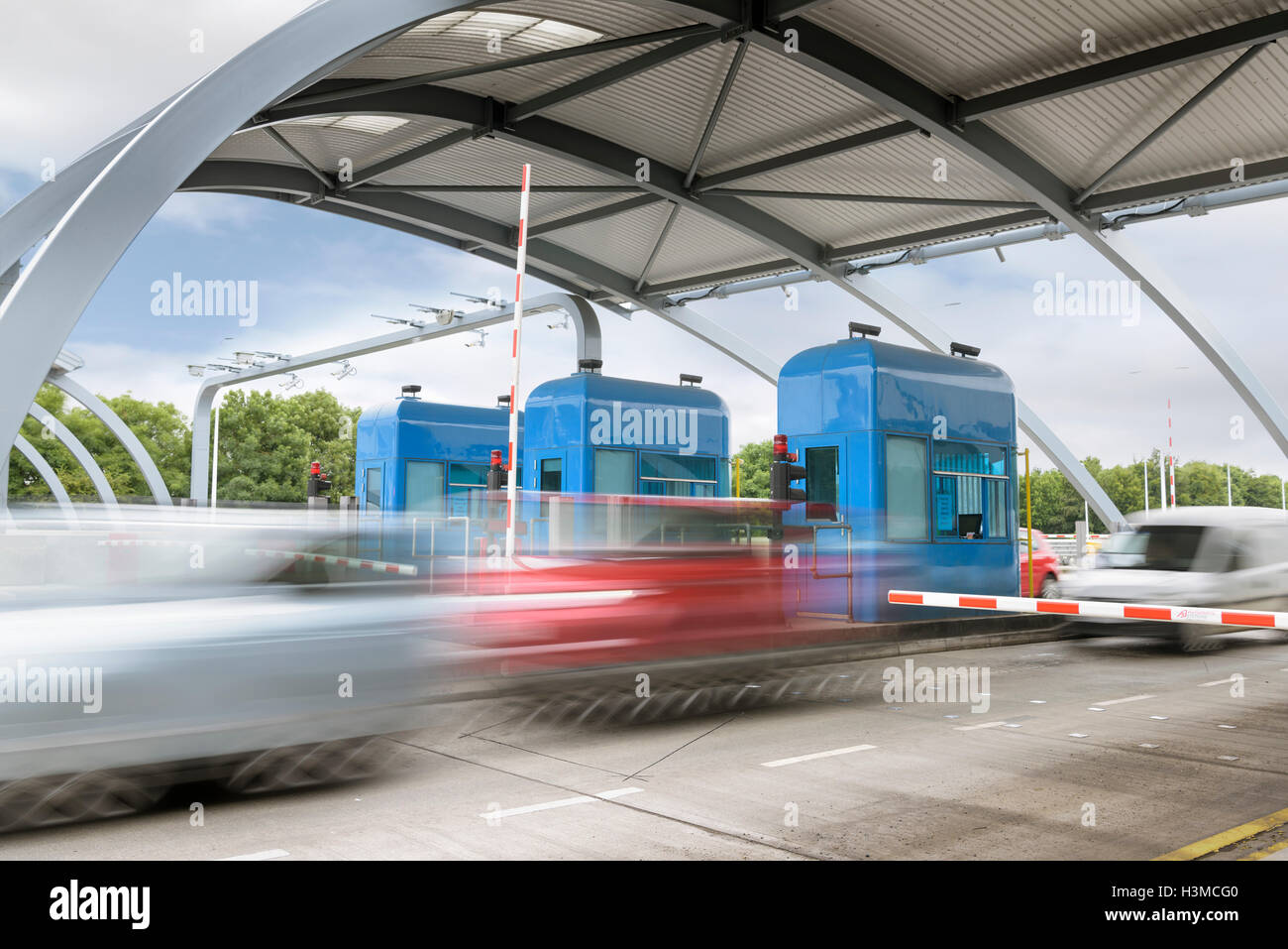 Motor vehicle bridge hi-res stock photography and images - Alamy