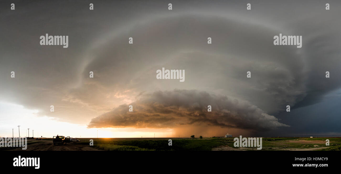 Supercell Thunderstorm At Sunset High Resolution Stock Photography and ...