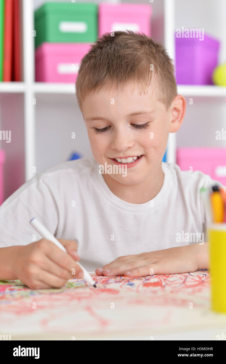cute little boy drawing Stock Photo - Alamy