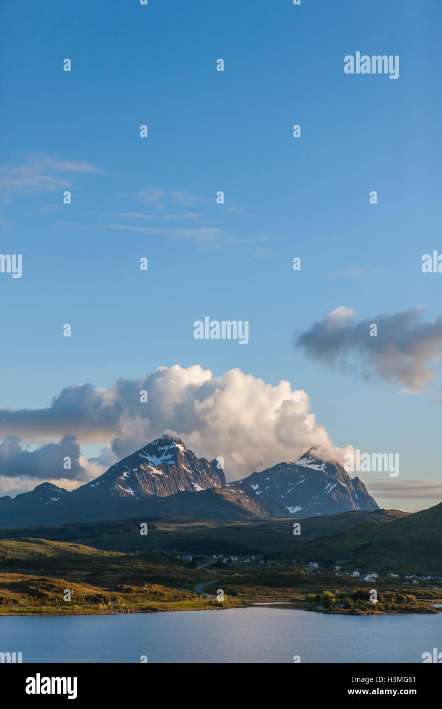 Looking towards Borg from the E10 Torvdalsveien, Lofoten Islands ...
