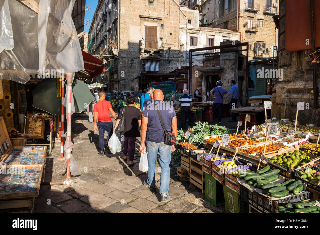 Ballaro market old town palermo hi-res stock photography and images - Alamy