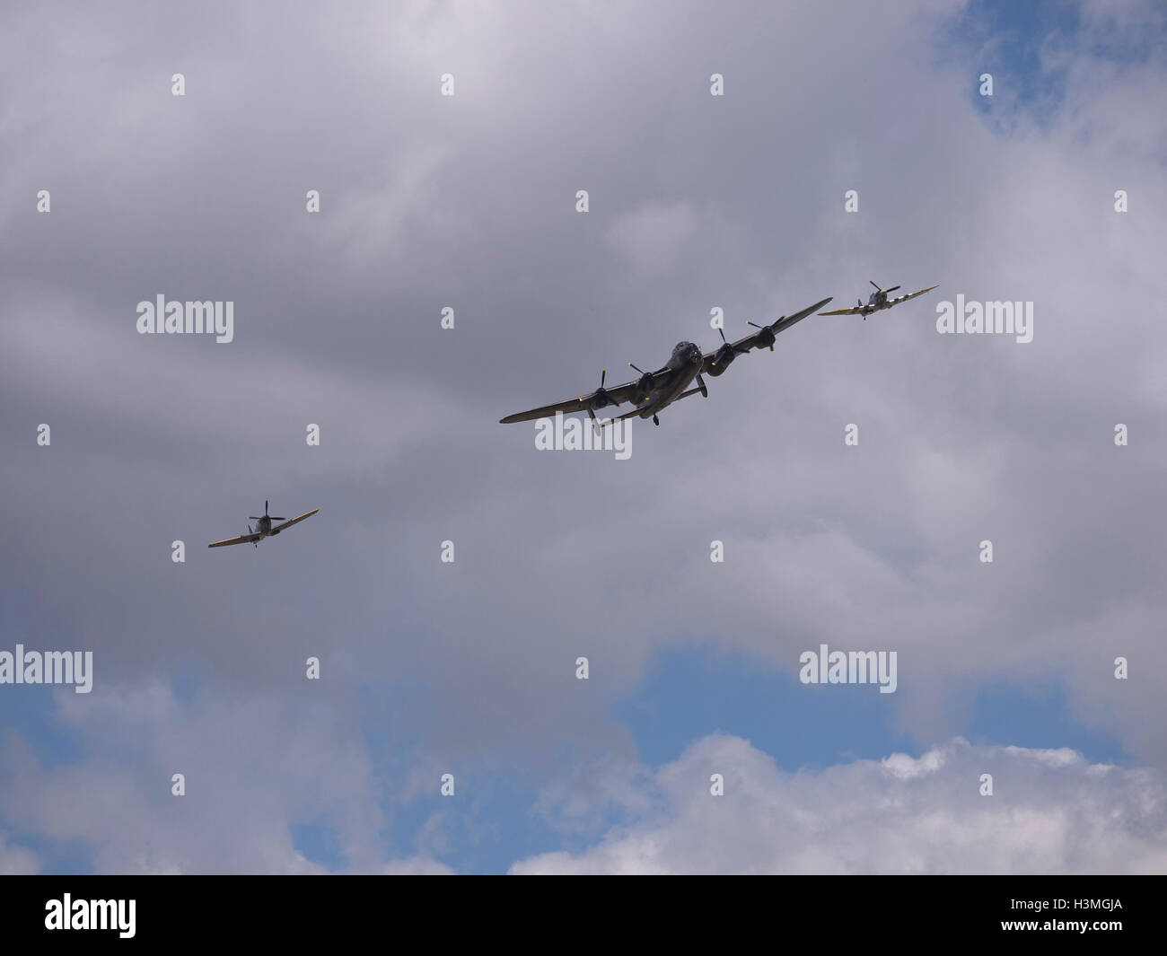 Lancaster and spitfires hi-res stock photography and images - Alamy