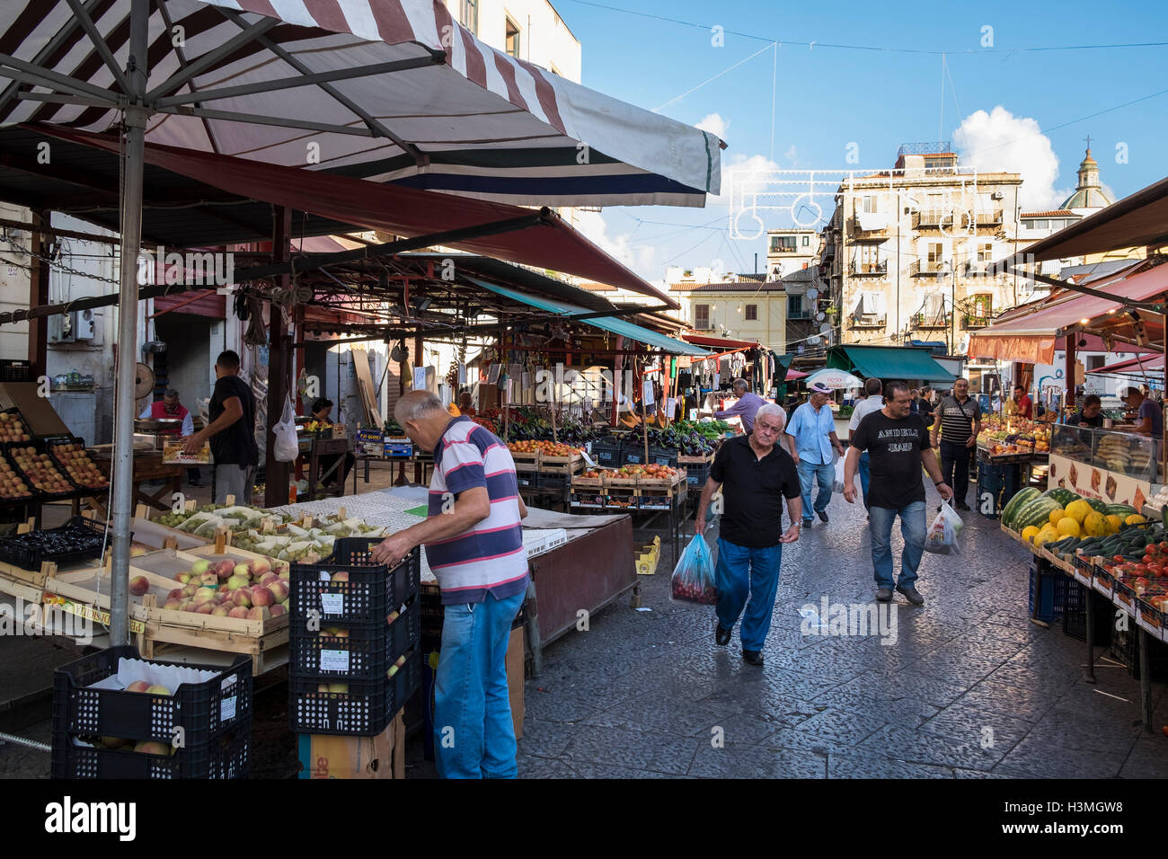 Italy, Sicily, Palermo, Ballarò market Stock Photo - Alamy