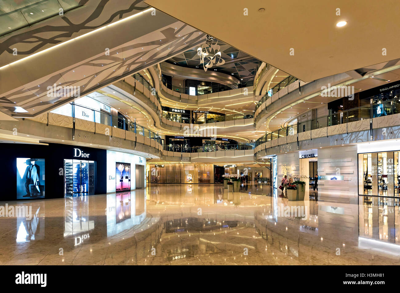 Shanghai commercial area hi-res stock photography and images - Alamy