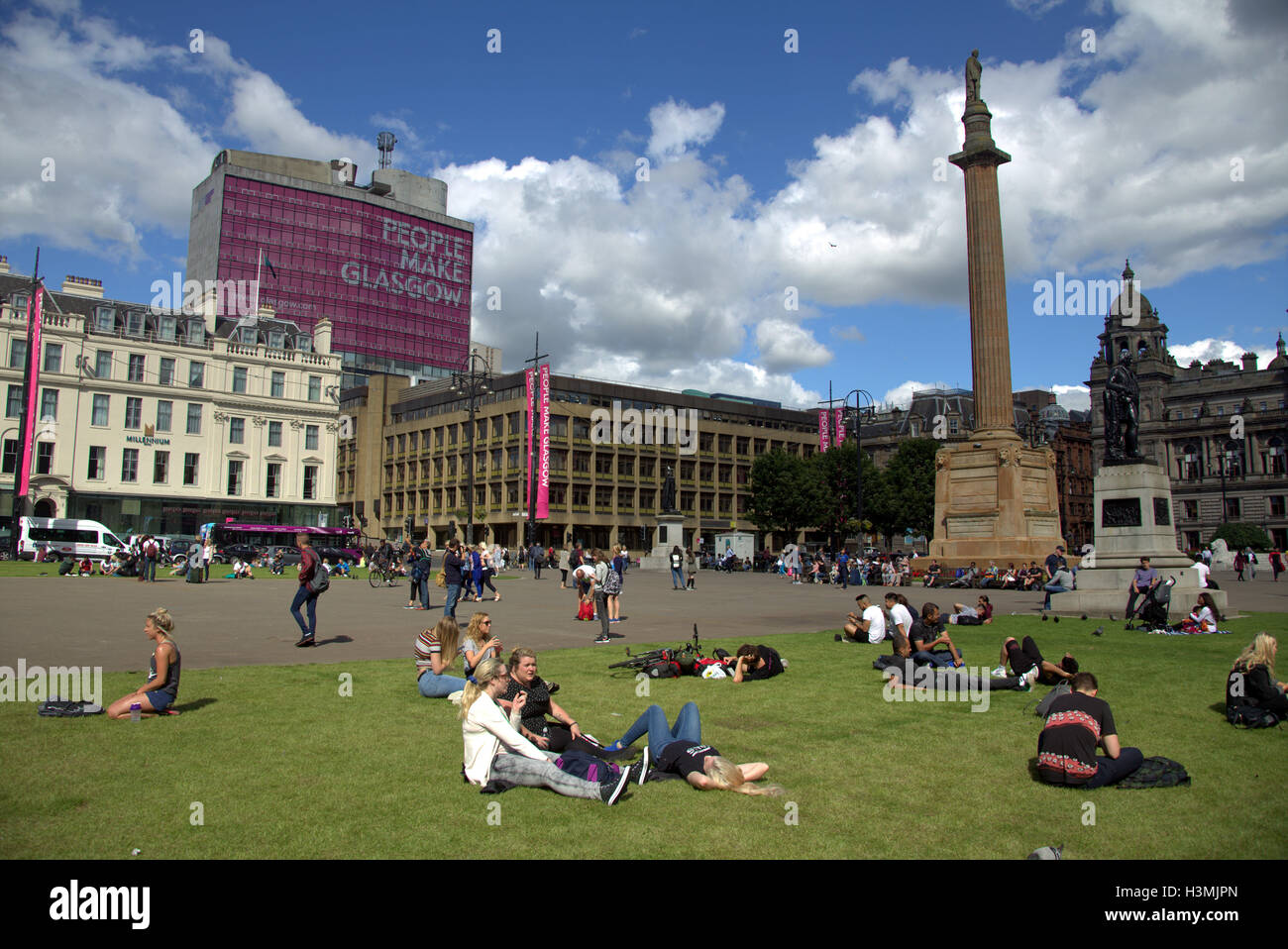 Cenotaph memorial precinct hi-res stock photography and images - Alamy
