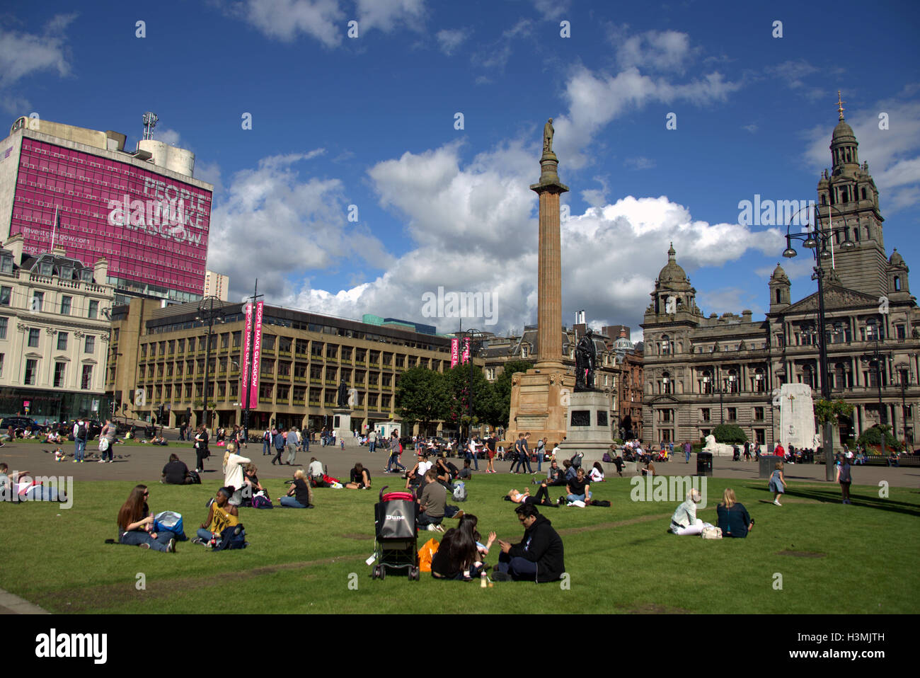 George Square and the city chambers with the cenotaph in Glasgow city ...