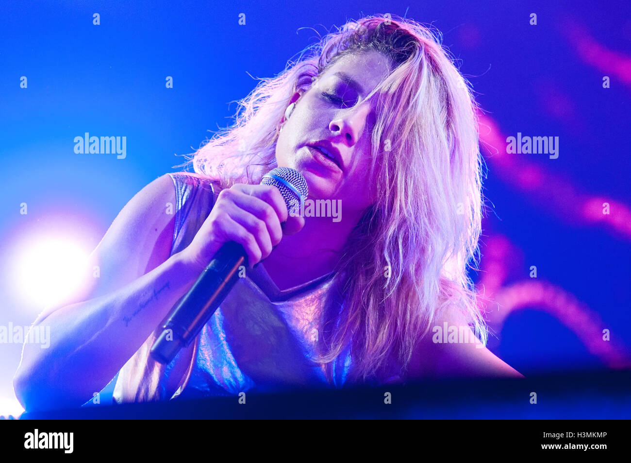 Naples, Italy. 10th Oct, 2016. Italian pop singer Emma Marrone performs ...