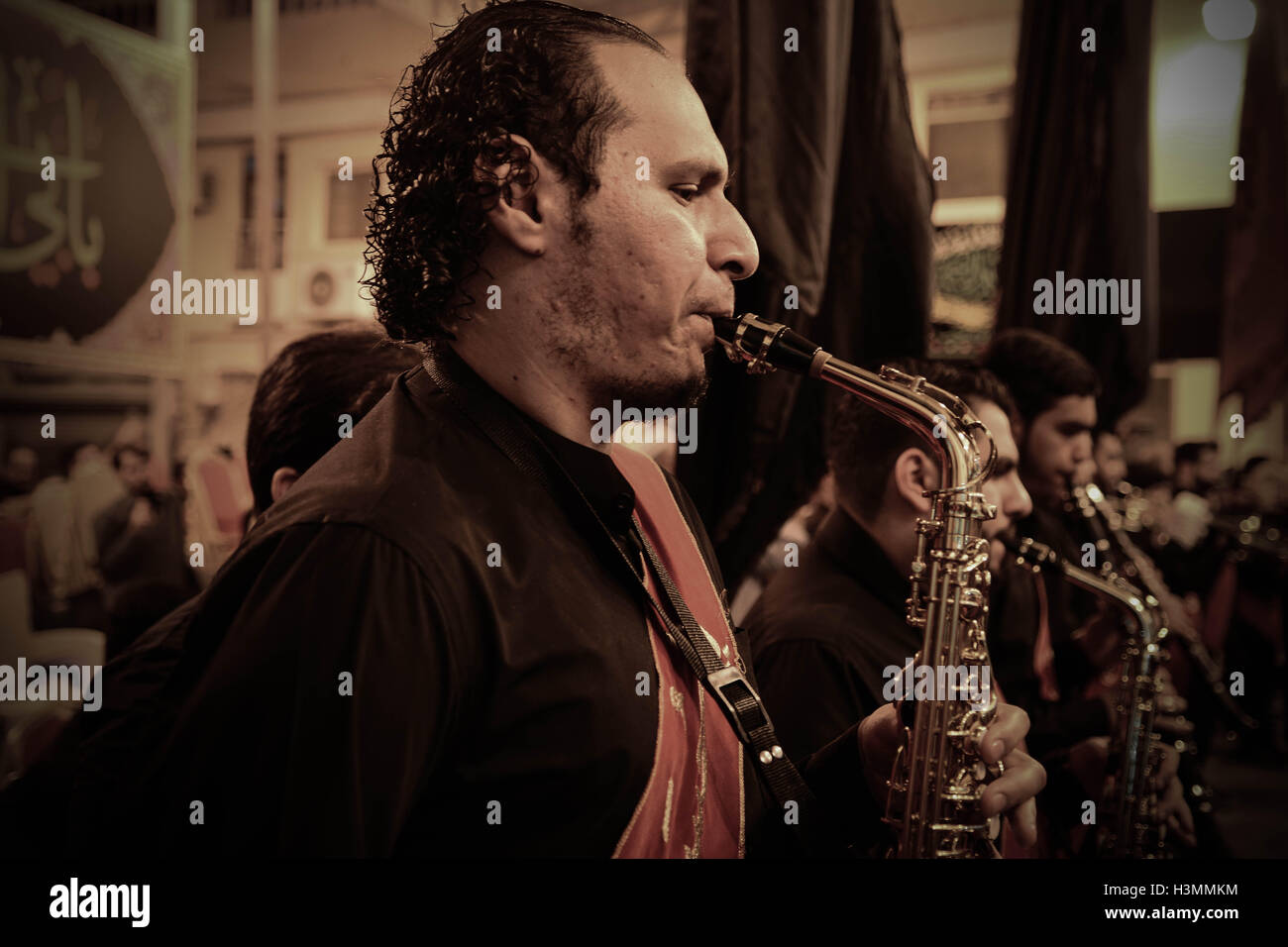 Bahraini music hi-res stock photography and images - Alamy