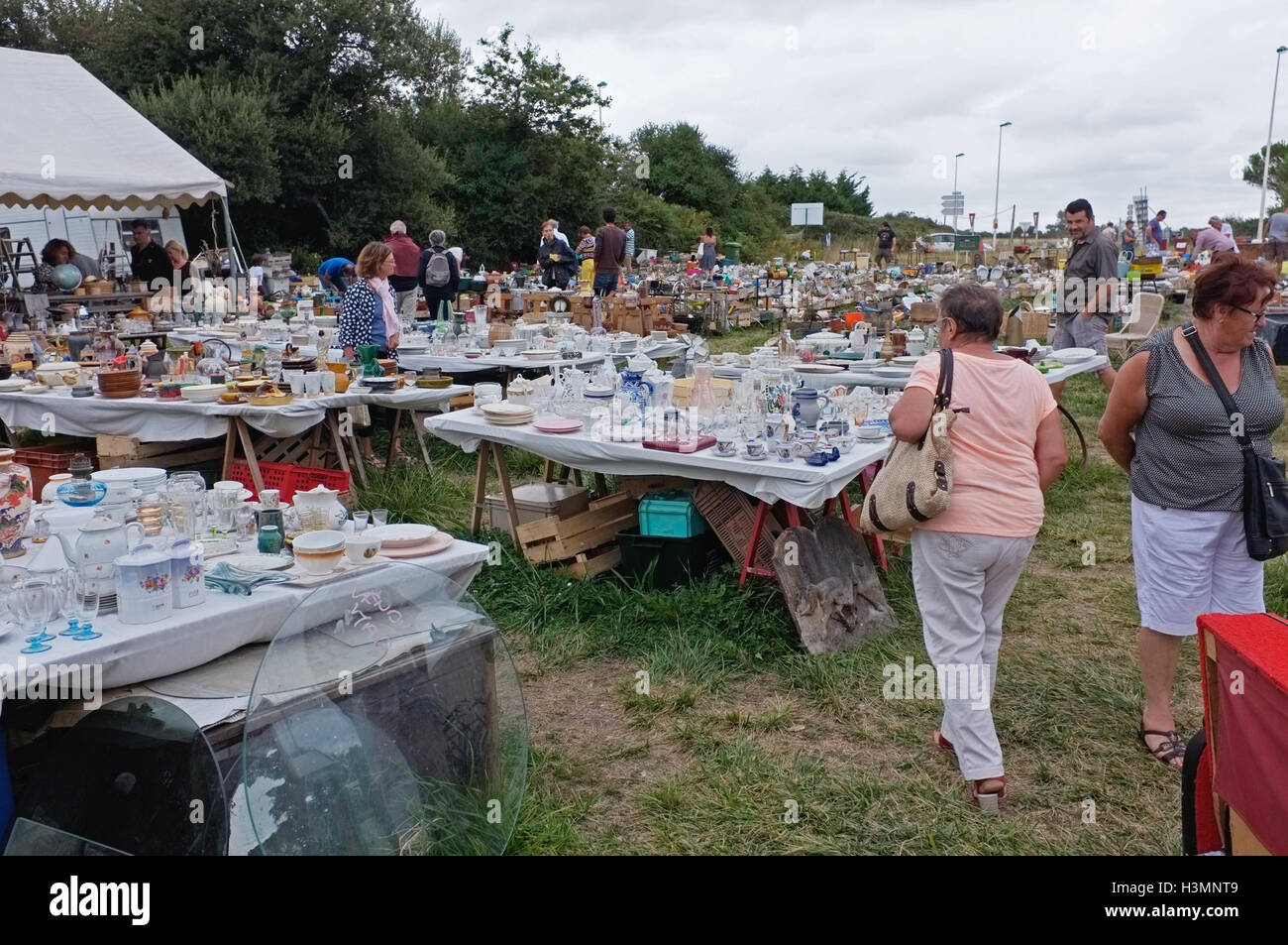 Brocante france hi-res stock photography and images - Alamy