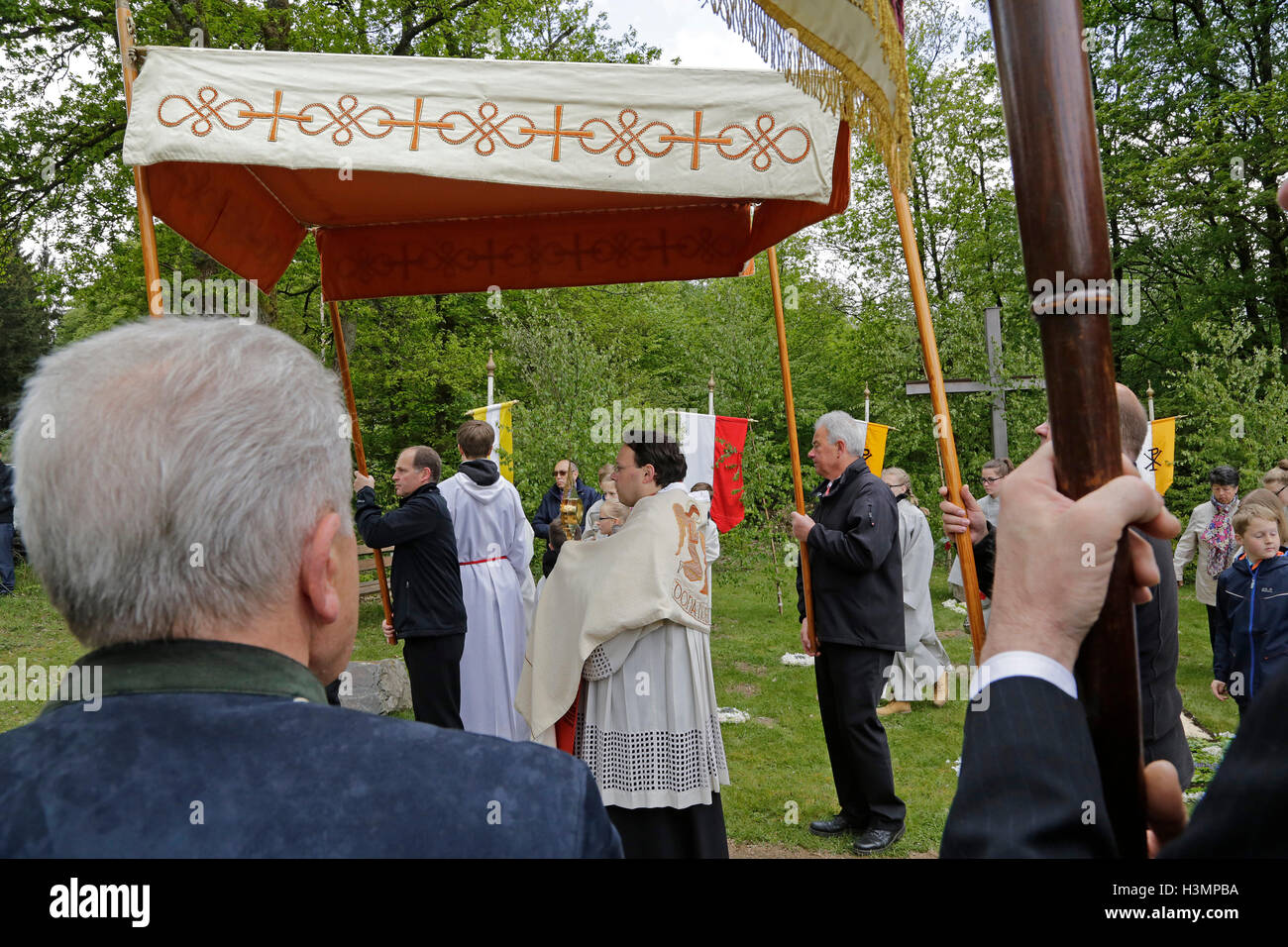 Whitsun procession, Neuenkleusheim, Olpe, Sauerland, North Rhine ...