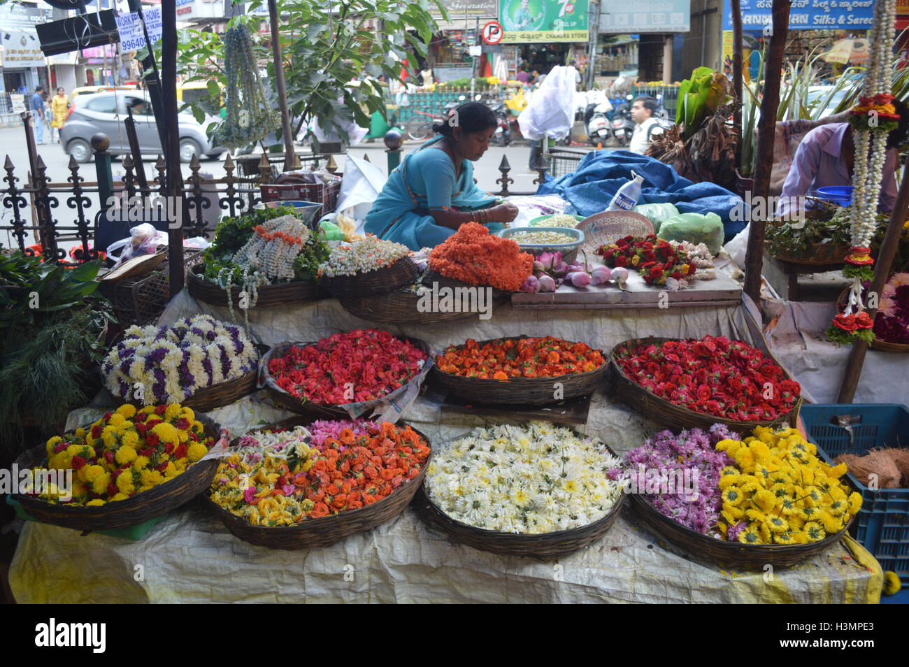 Indian flower shop hi-res stock photography and images - Alamy
