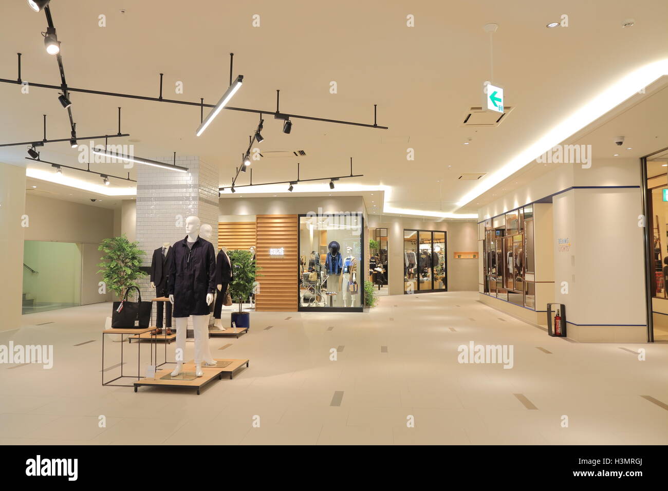 Tokyu square department store hi-res stock photography and images - Alamy